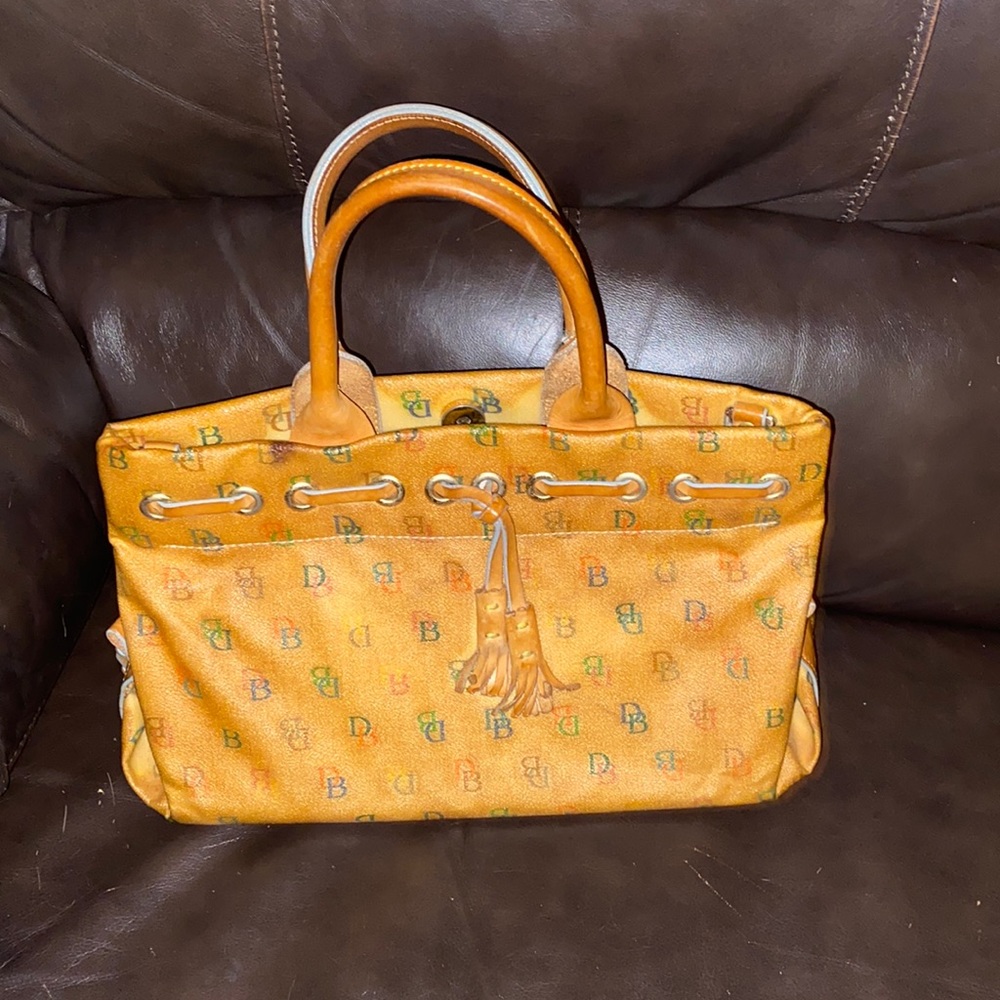 Dooney & Bourke Beige Multicolor Logo Hand Purse - Gem